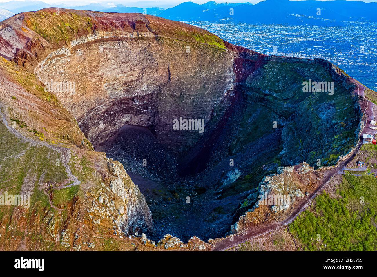 Vesuv Vulkan aus der Luft | Luftbild des Vulkans Vesuv Stockfotografie ...
