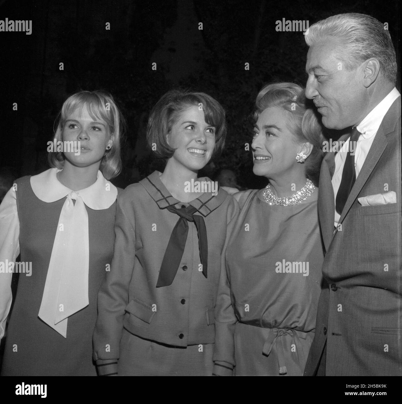 Joan Crawford und Cesar Romero um die 1960er Jahre Credit: Ralph ...