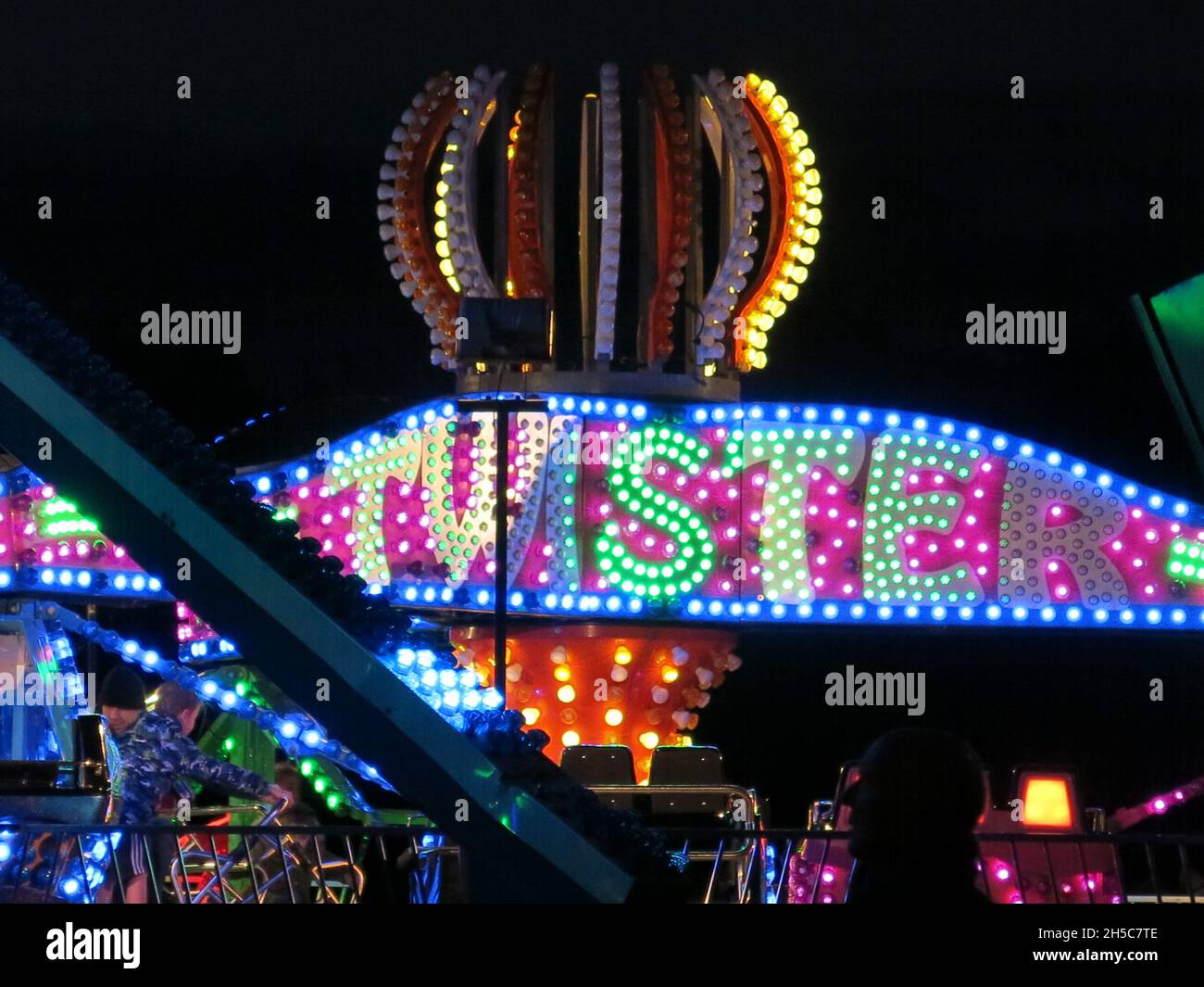 Twister ride funfair ride -Fotos und -Bildmaterial in hoher Auflösung ...