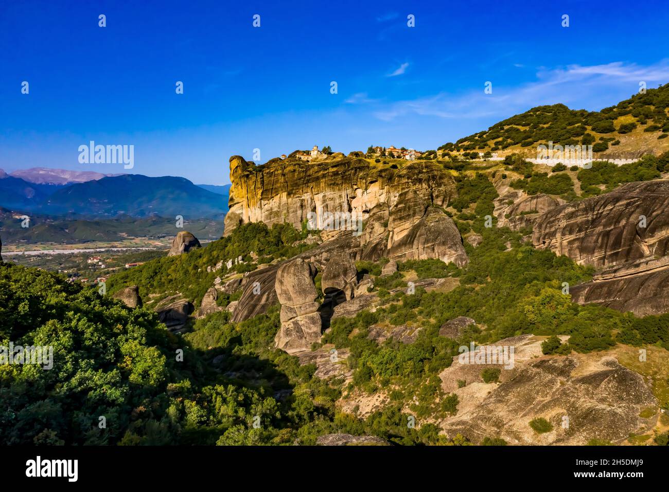 Meteora kloster luftfoto -Fotos und -Bildmaterial in hoher Auflösung ...