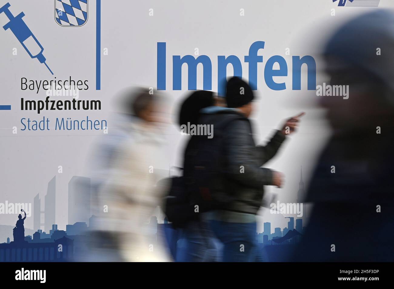 Thema Bild Auffrischungsimpfung, 3. Impfung. Impfstelle der Stadt ... Thema Bild Auffrischungsimpfung, 3. Impfung. Impfstelle der Stadt ...