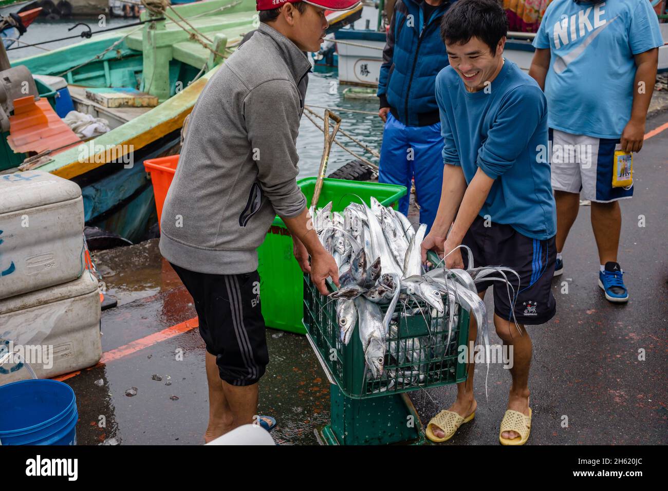Fischer sortieren fische -Fotos und -Bildmaterial in hoher Auflösung ...