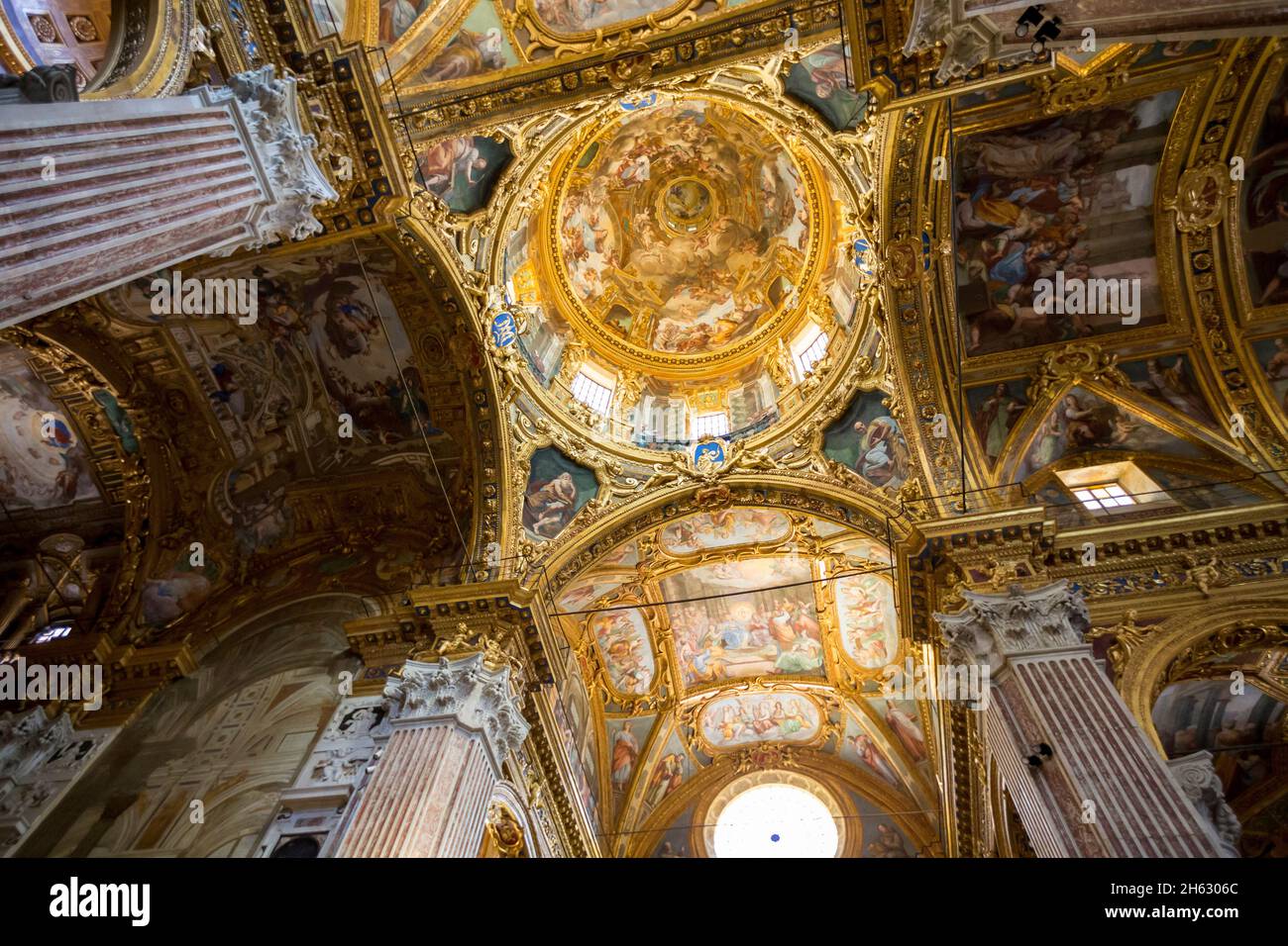 Das Innere der Basilika della santissima annunziata del vastato in ...