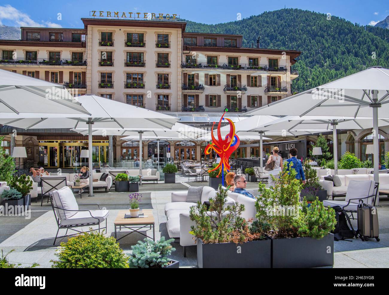 Restaurantterrasse vor dem grandhotel zermatterhof -Fotos und ...