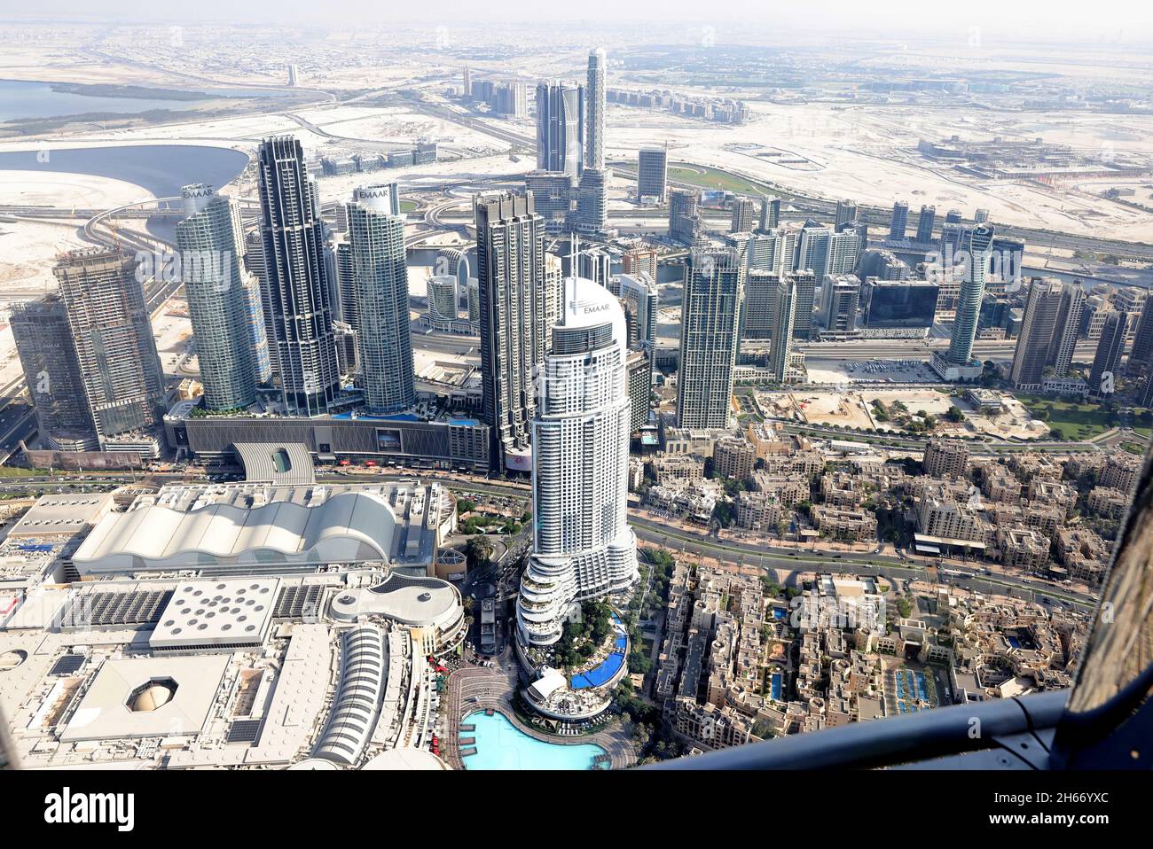 Dubai, VAE, 13, Nov 2021: Der Burj Khalifa ist der höchste Turm der ...