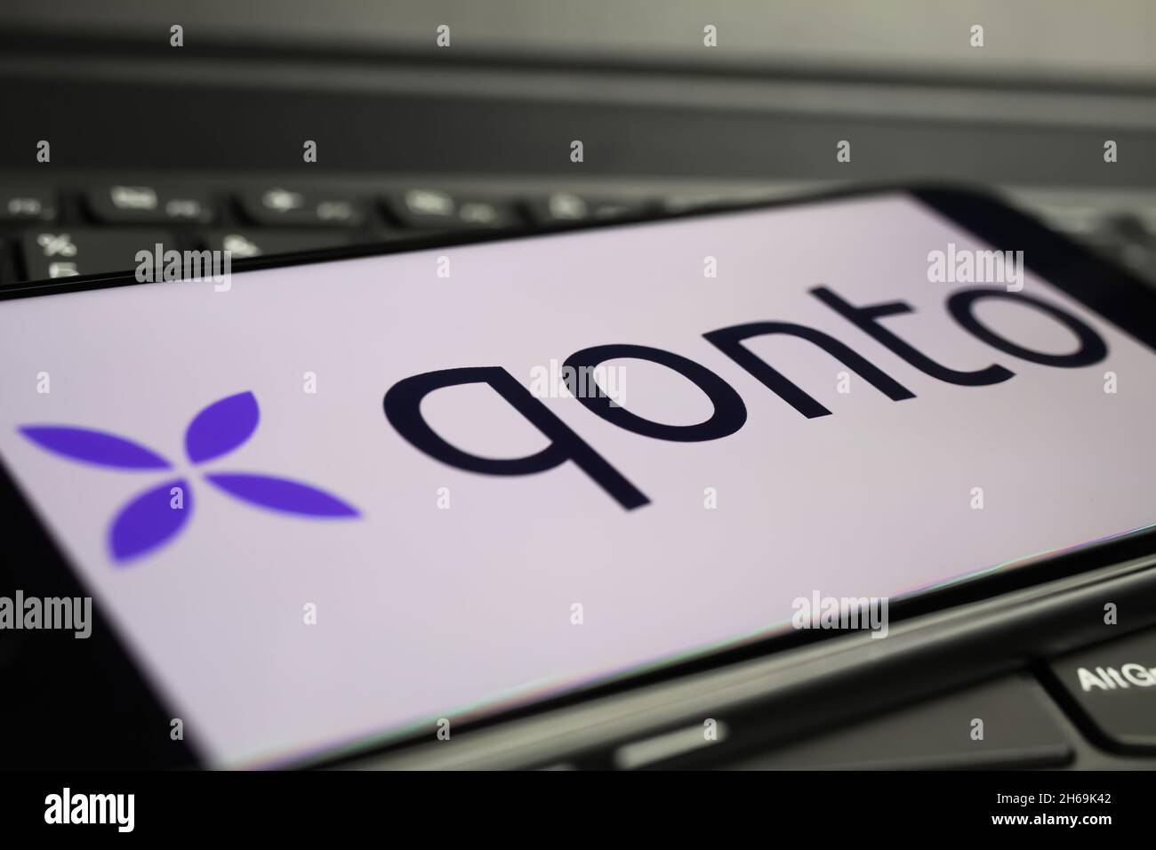 Qonto Logo Stockfotos und -bilder Kaufen - Alamy