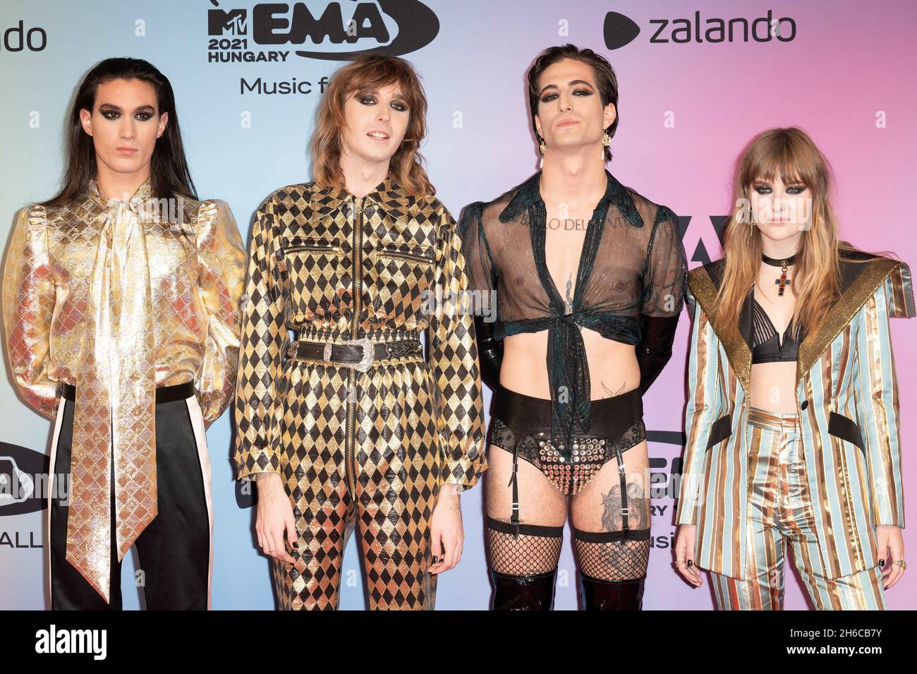 Budapest, Ungarn. Am 14. November 2021 nehmen Victoria De Angelis, Damiano David, Ethan Torchio ...