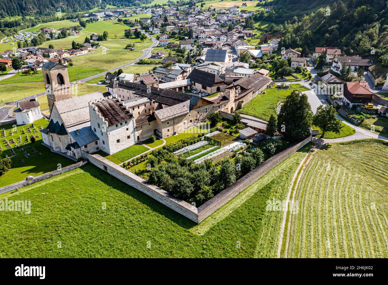 Benediktinerkloster von st john in mustair -Fotos und -Bildmaterial in ...