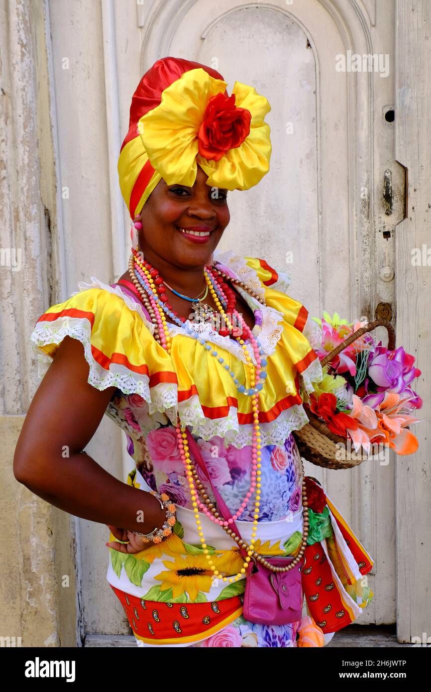 Alte dame in kuba -Fotos und -Bildmaterial in hoher Auflösung – Alamy