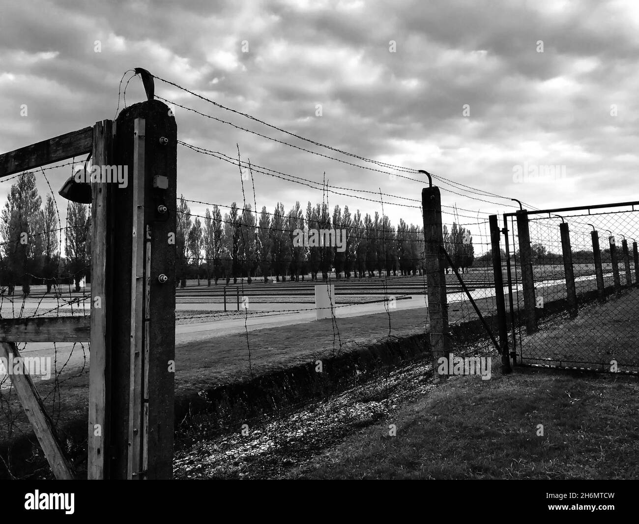Dachau concentration camp museum building -Fotos und -Bildmaterial in ...