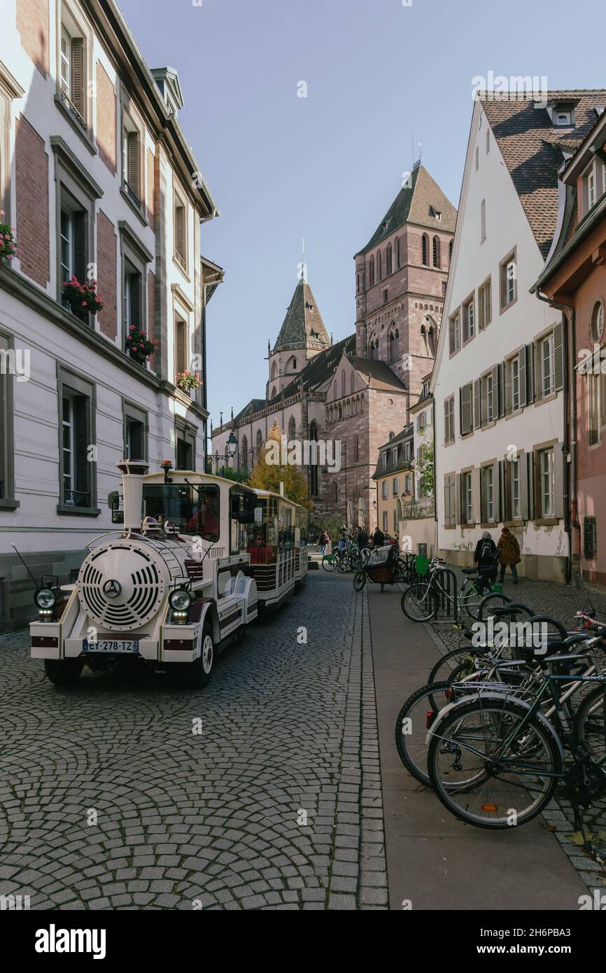 France alsace strasbourg st thomas church -Fotos und -Bildmaterial in ...