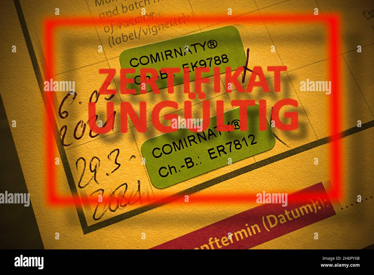 Comirnaty sticker -Fotos und -Bildmaterial in hoher Auflösung – Alamy