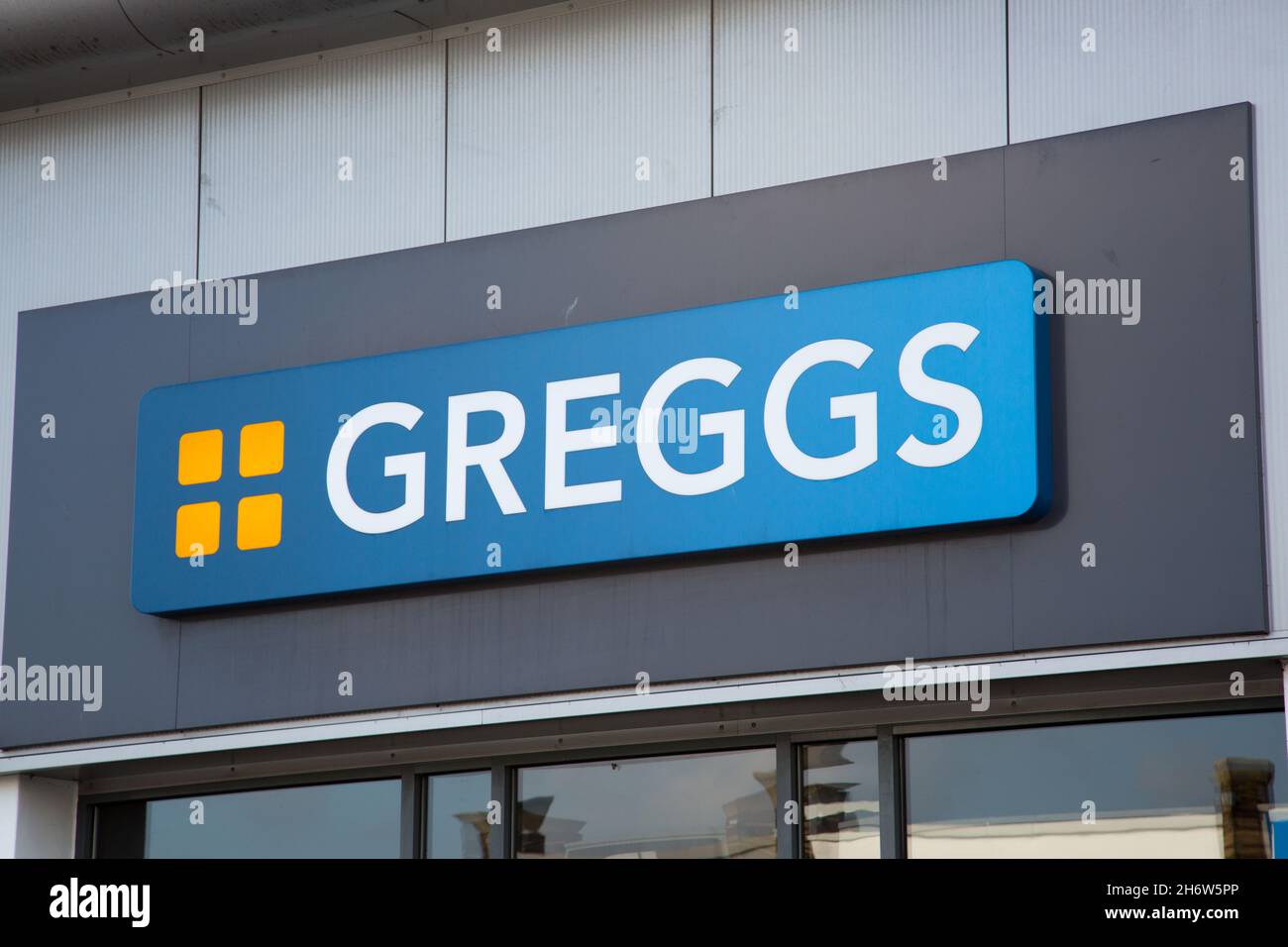Greggs logo zeichen -Fotos und -Bildmaterial in hoher Auflösung – Alamy