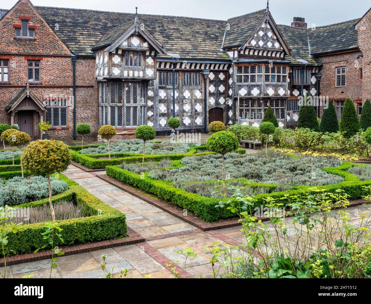 Ordsall Hall, ein ehemaliges Herrenhaus der Klasse I, das heute als ...