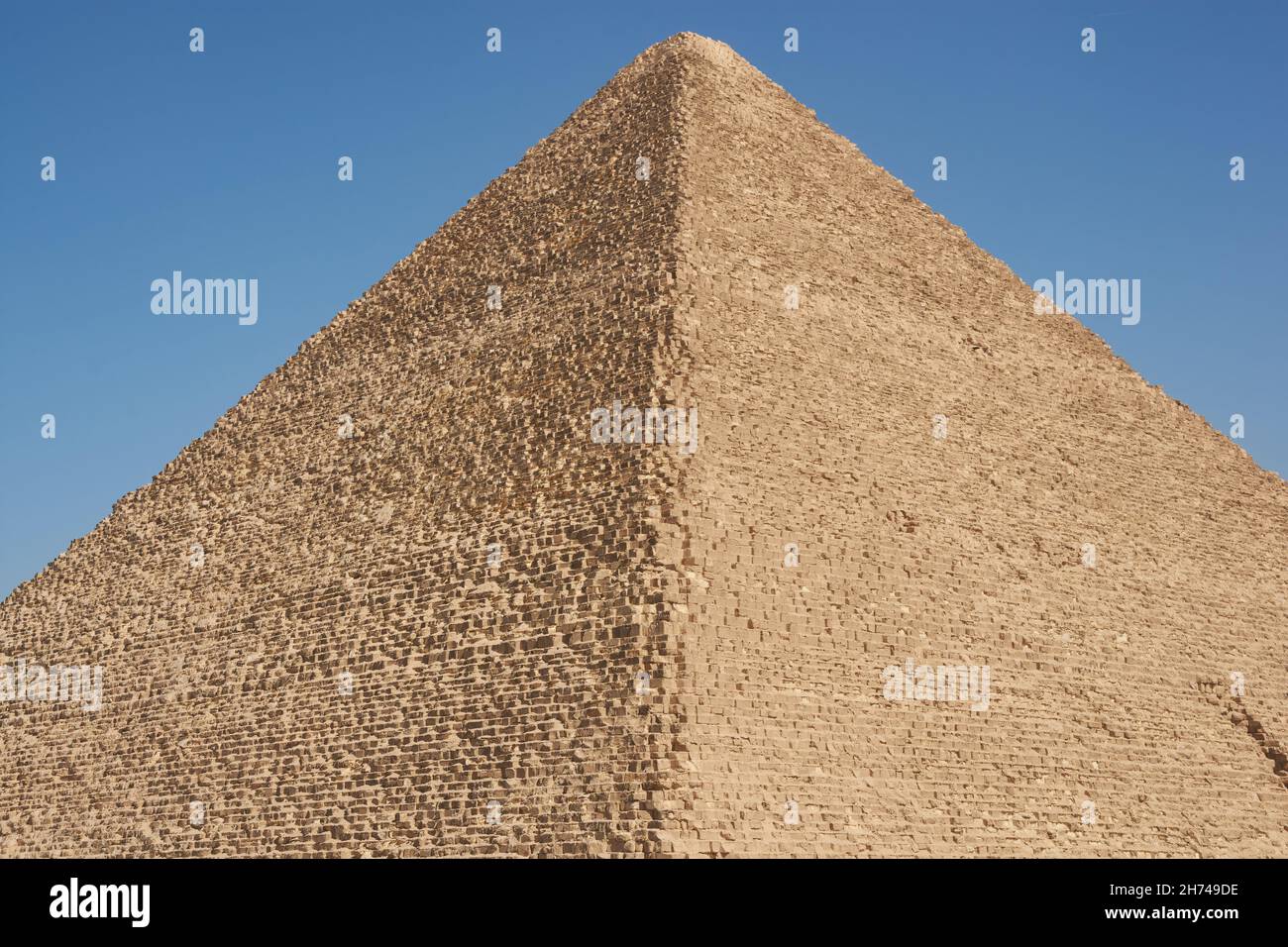 Die Große Pyramide von Gizeh (auch als die Pyramide des Cheops oder der ...