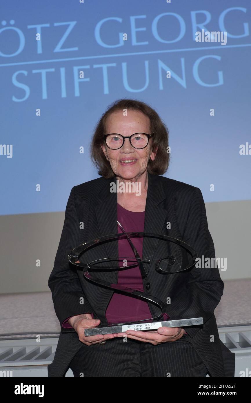 Berlin, Deutschland. 21st. November 2021. Die Schauspielerin Gudrun ...
