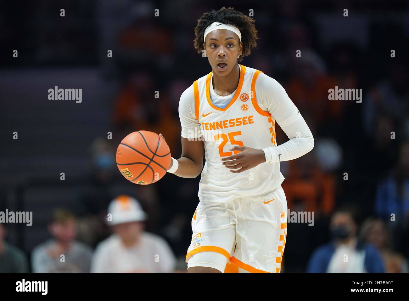 21. November 2021: Jordan Horston #25 der Tennessee Lady Vols bringt ...
