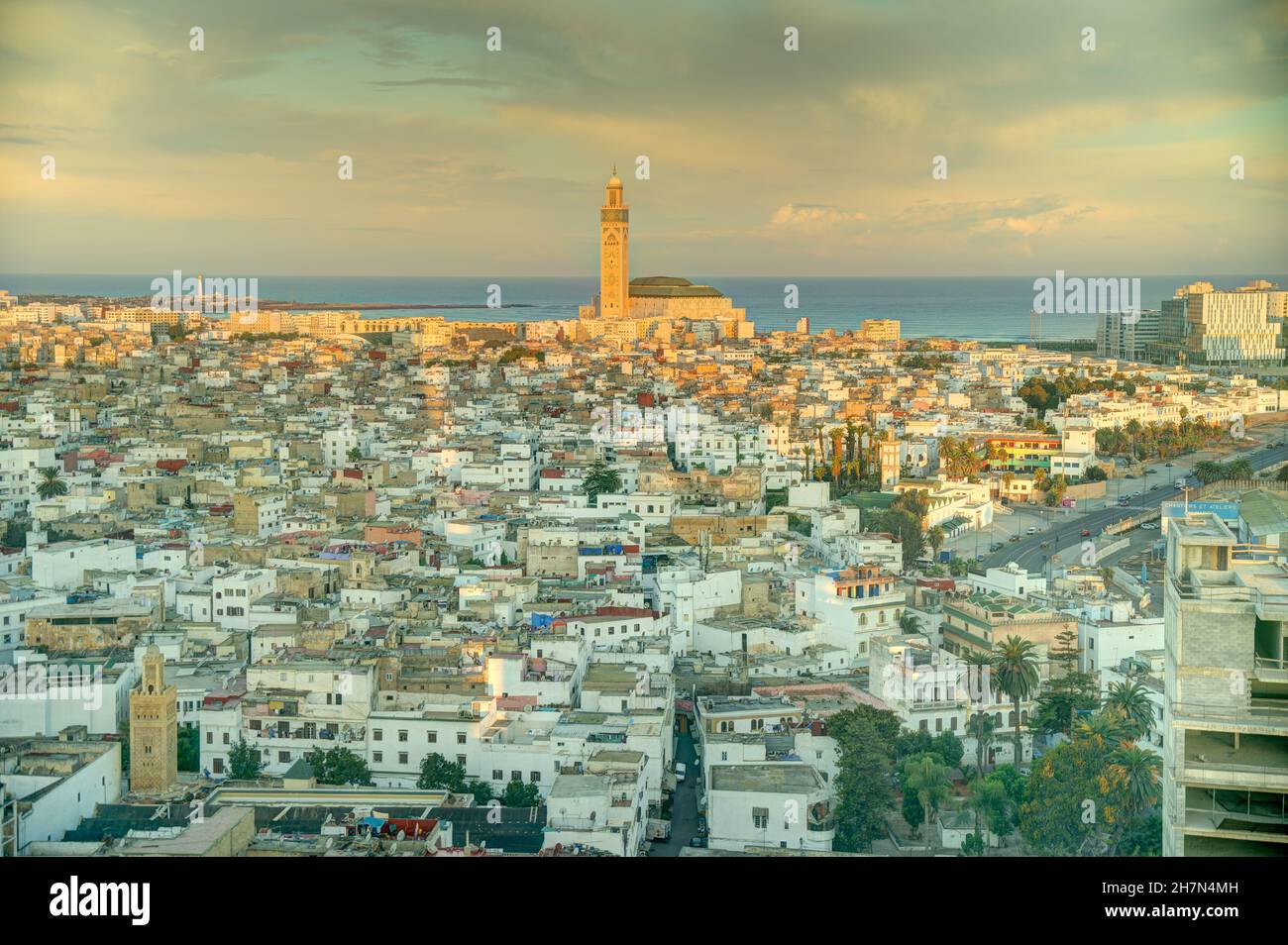 Skyline Und Moschee Hassan Ii Stockfotos Und Bilder Kaufen Alamy