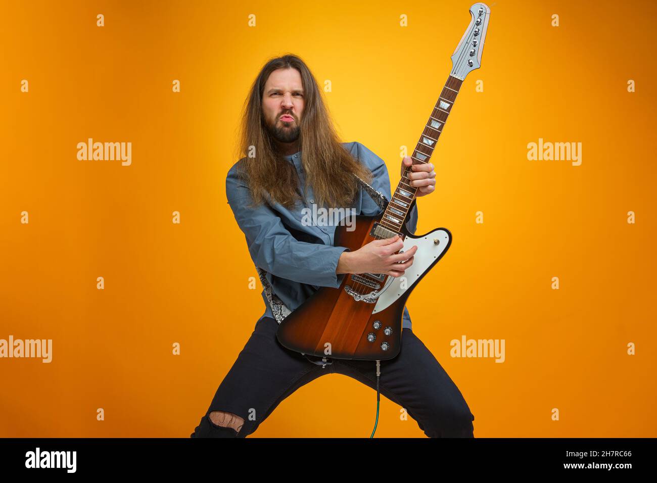 Rocker langen bart und haare -Fotos und -Bildmaterial in hoher ...