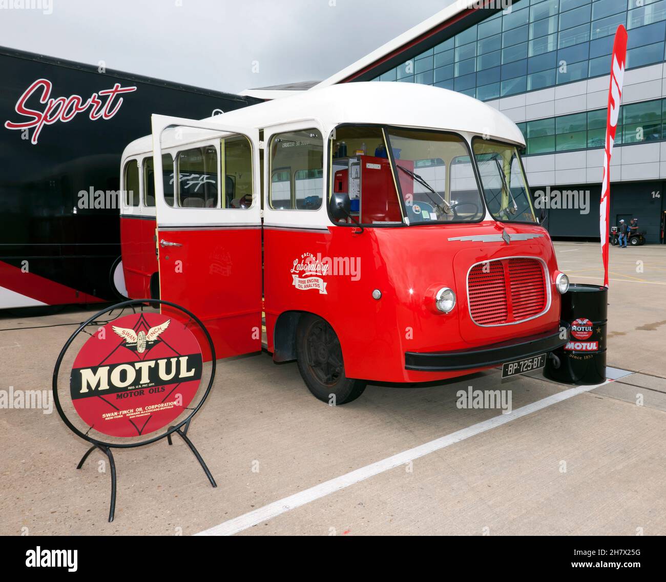 Renault bus -Fotos und -Bildmaterial in hoher Auflösung – Alamy