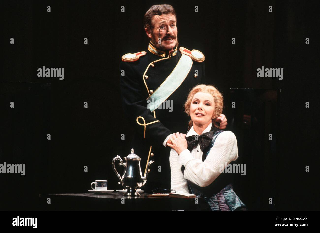 Ehefrau Von Eric Thompson Stockfotos und -bilder Kaufen - Alamy