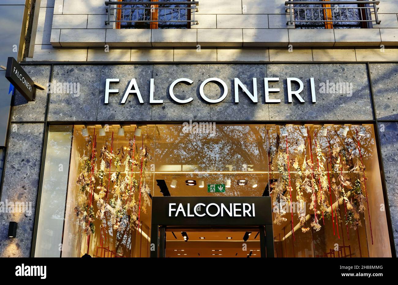 Falconeri logo -Fotos und -Bildmaterial in hoher Auflösung – Alamy