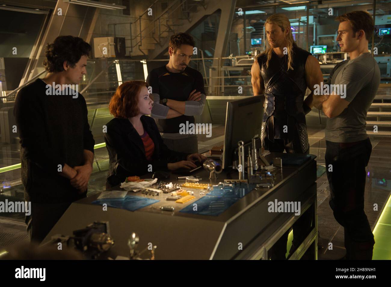 Robert downey jr joss whedon chris hemsworth evans -Fotos und -Bildmaterial in hoher Auflösung ...