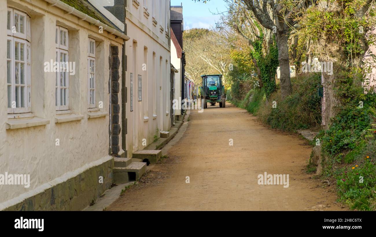 Insel von sark traktor -Fotos und -Bildmaterial in hoher Auflösung – Alamy