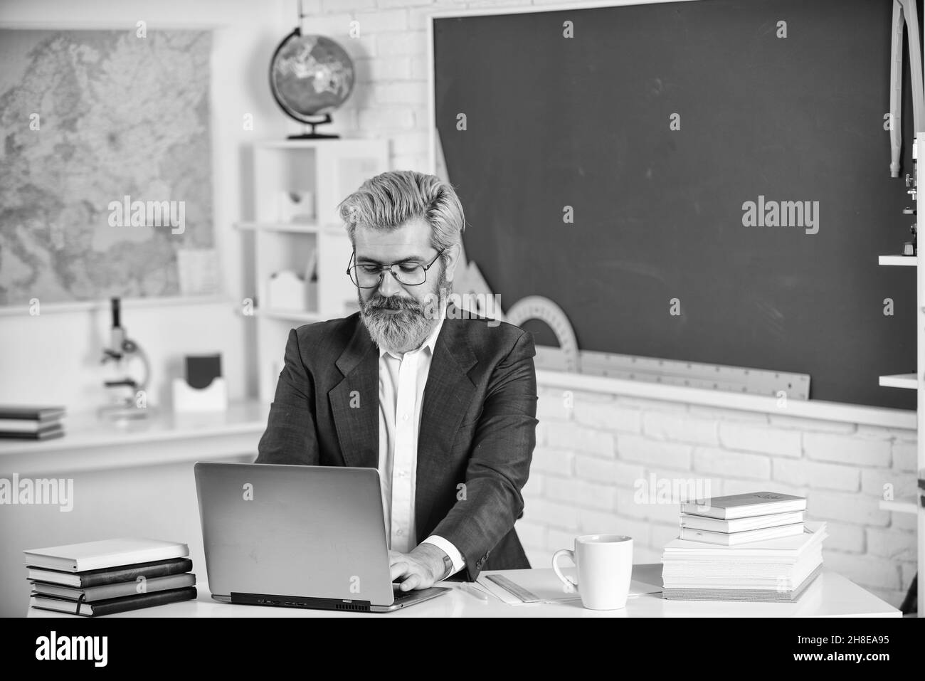 Lernen nach dem unterricht Schwarzweiß-Stockfotos und -bilder - Alamy