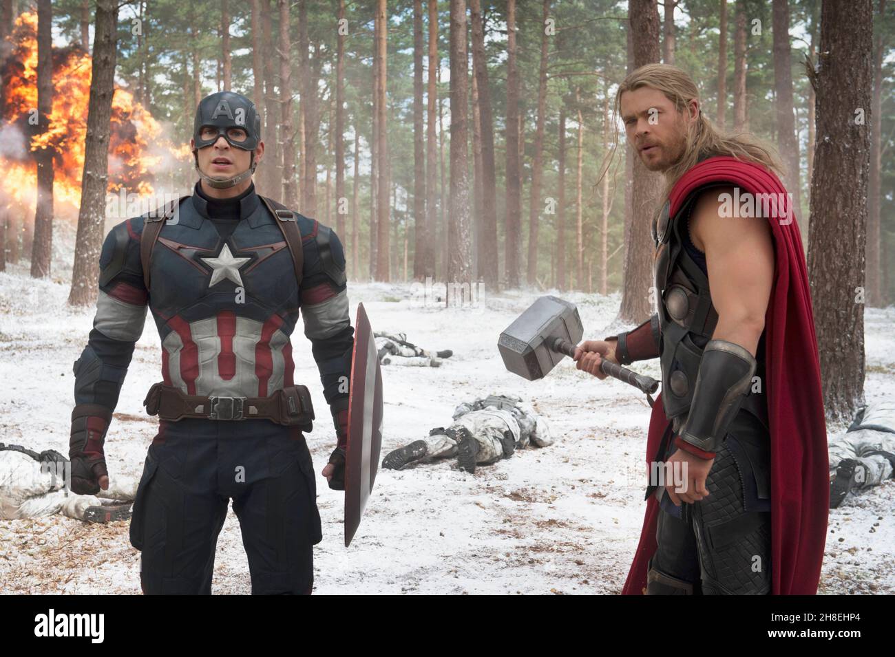 Robert downey jr joss whedon chris hemsworth evans -Fotos und -Bildmaterial in hoher Auflösung ...