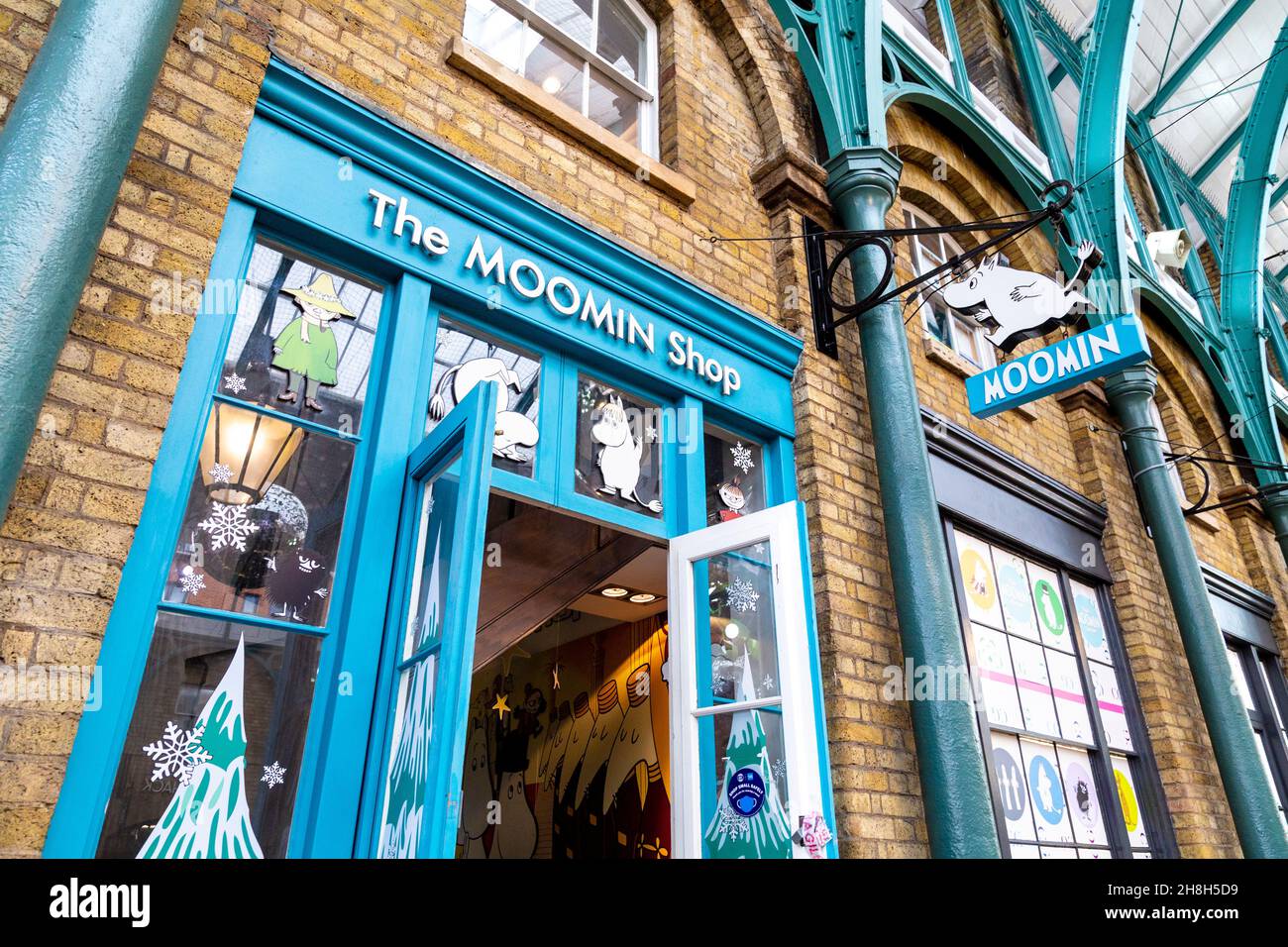Moomin shop covent garden -Fotos und -Bildmaterial in hoher Auflösung ...