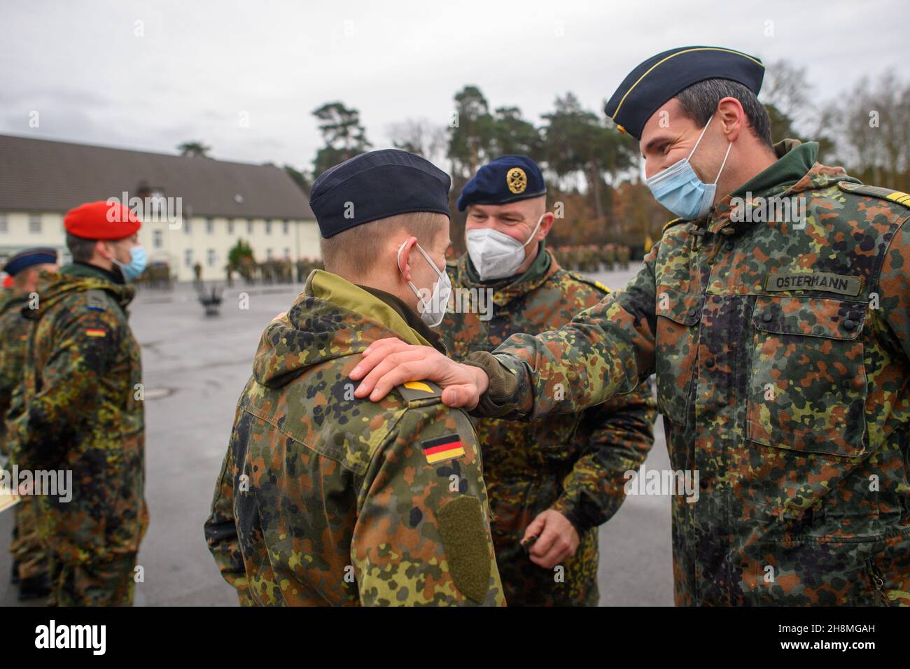 Burg, Deutschland. 01st Dez 2021. Leutnant Captain Christian Ostermann ...