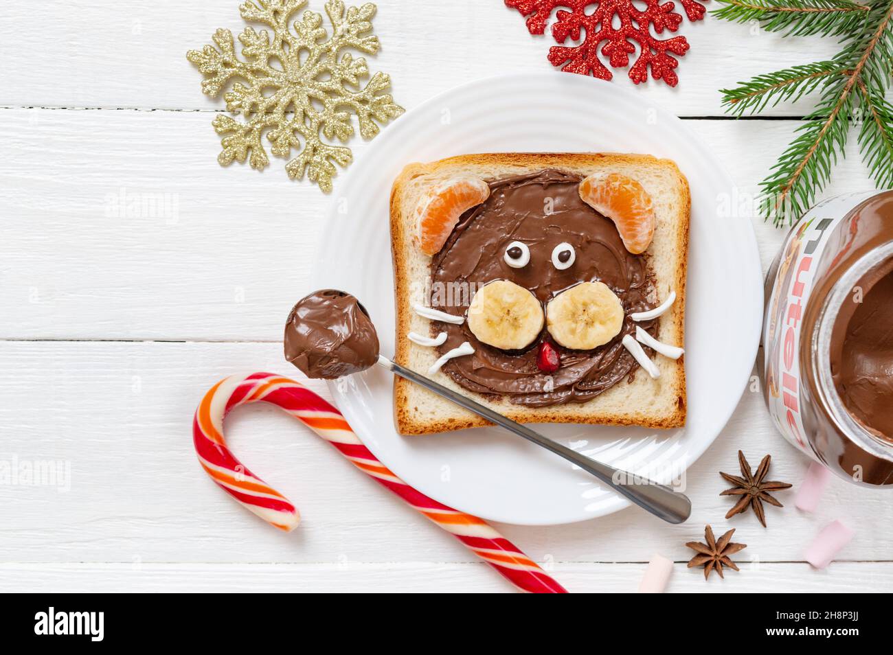 Kinderschokolade zu weihnachten -Fotos und -Bildmaterial in hoher ...