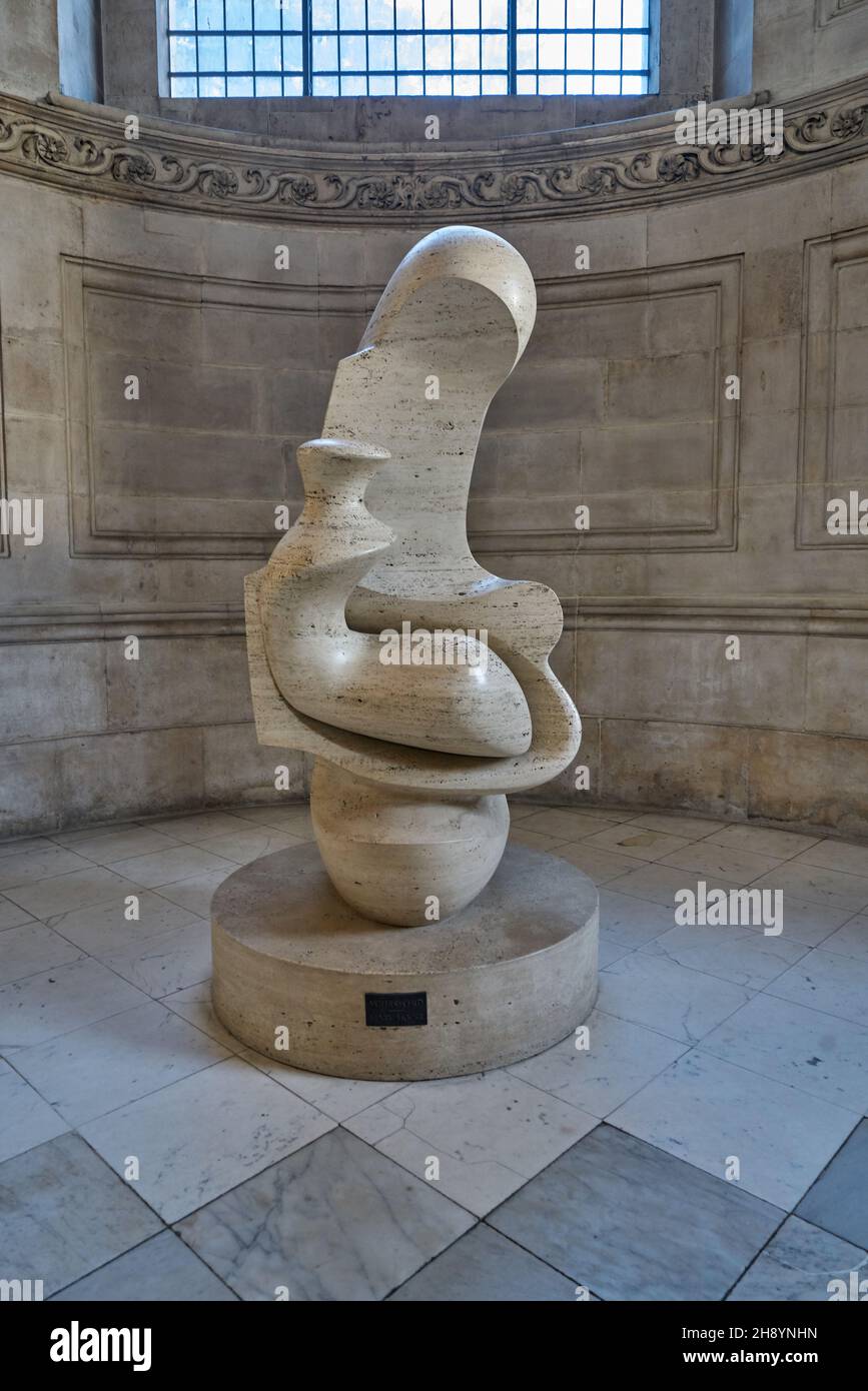Mutter und kind skulptur henry moore -Fotos und -Bildmaterial in hoher Auflösung – Alamy