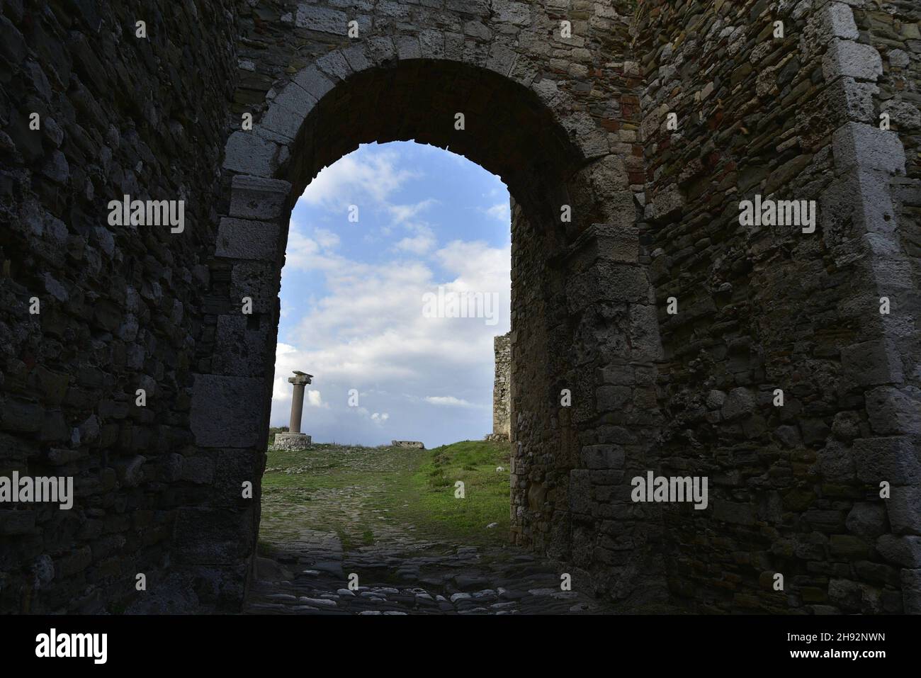 Hauptgewölbtes Eingangstor der Burg Methoni eine mittelalterliche ...