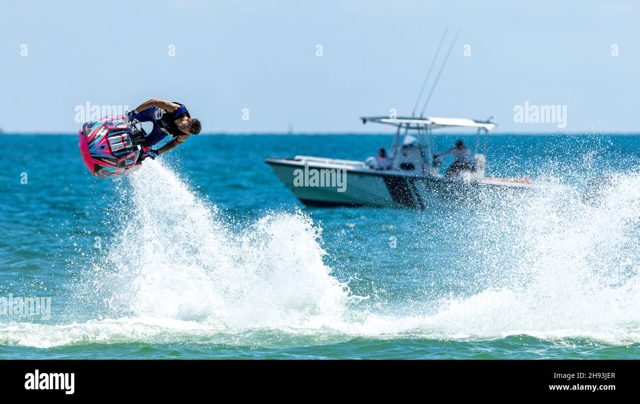 Jetski trick -Fotos und -Bildmaterial in hoher Auflösung – Alamy