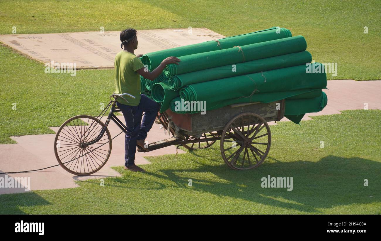 Armer mann -Fotos und -Bildmaterial in hoher Auflösung – Alamy