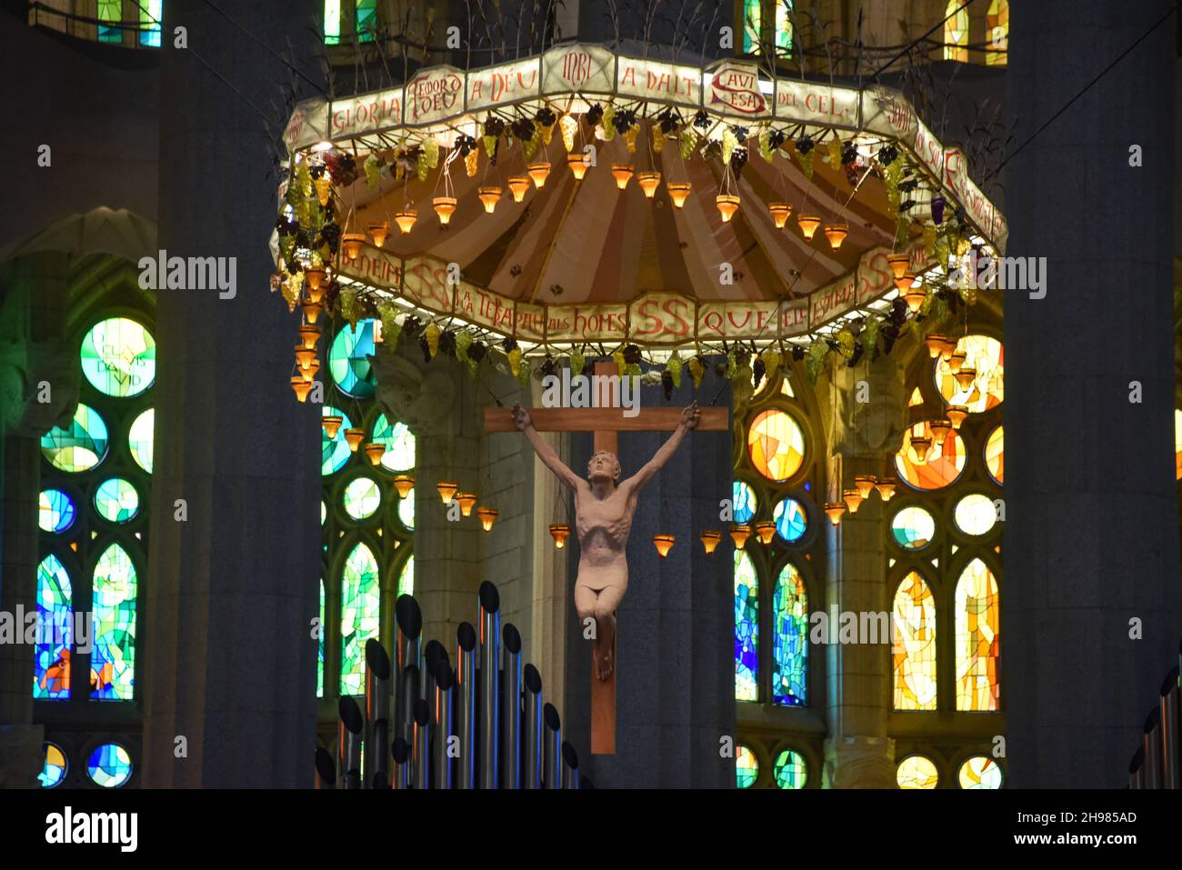 Jesus auf kreuz sagrada familia -Fotos und -Bildmaterial in hoher Auflösung – Alamy