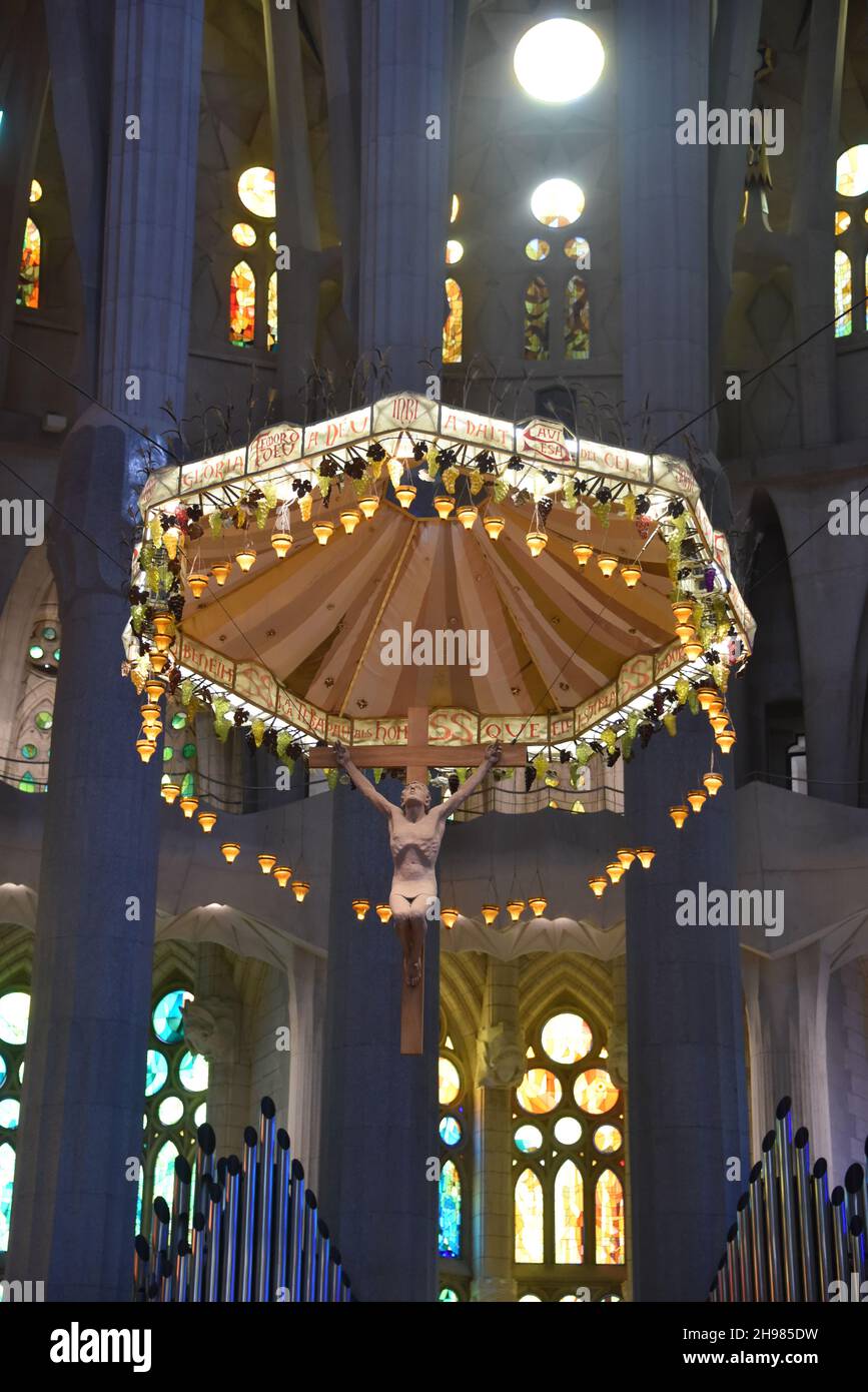 Jesus auf kreuz sagrada familia -Fotos und -Bildmaterial in hoher Auflösung – Alamy