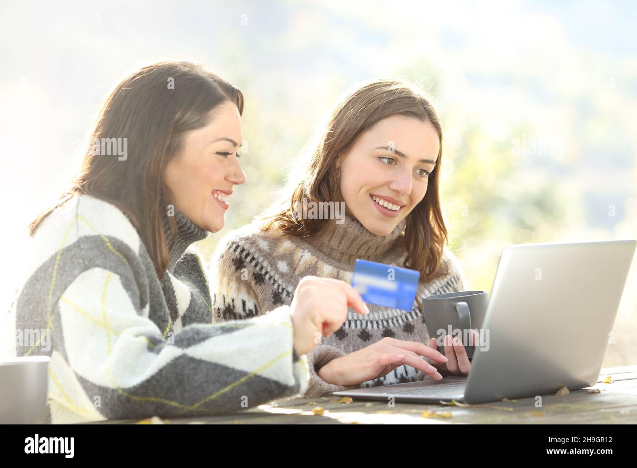Online freunde -Fotos und -Bildmaterial in hoher Auflösung – Alamy