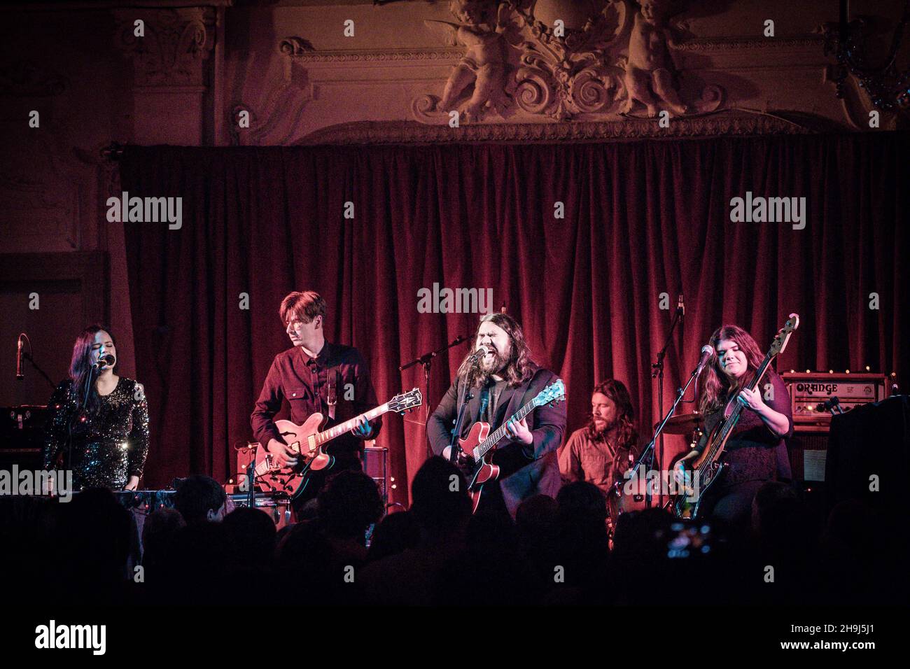 Die Magic Numbers runden ihre UK Tour auf der Bühne ab In der Bush Hall ...