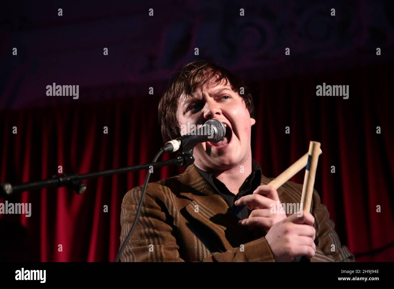 Wesley Gonzalez und seine Band treten zum ersten Mal als Band auf und ...