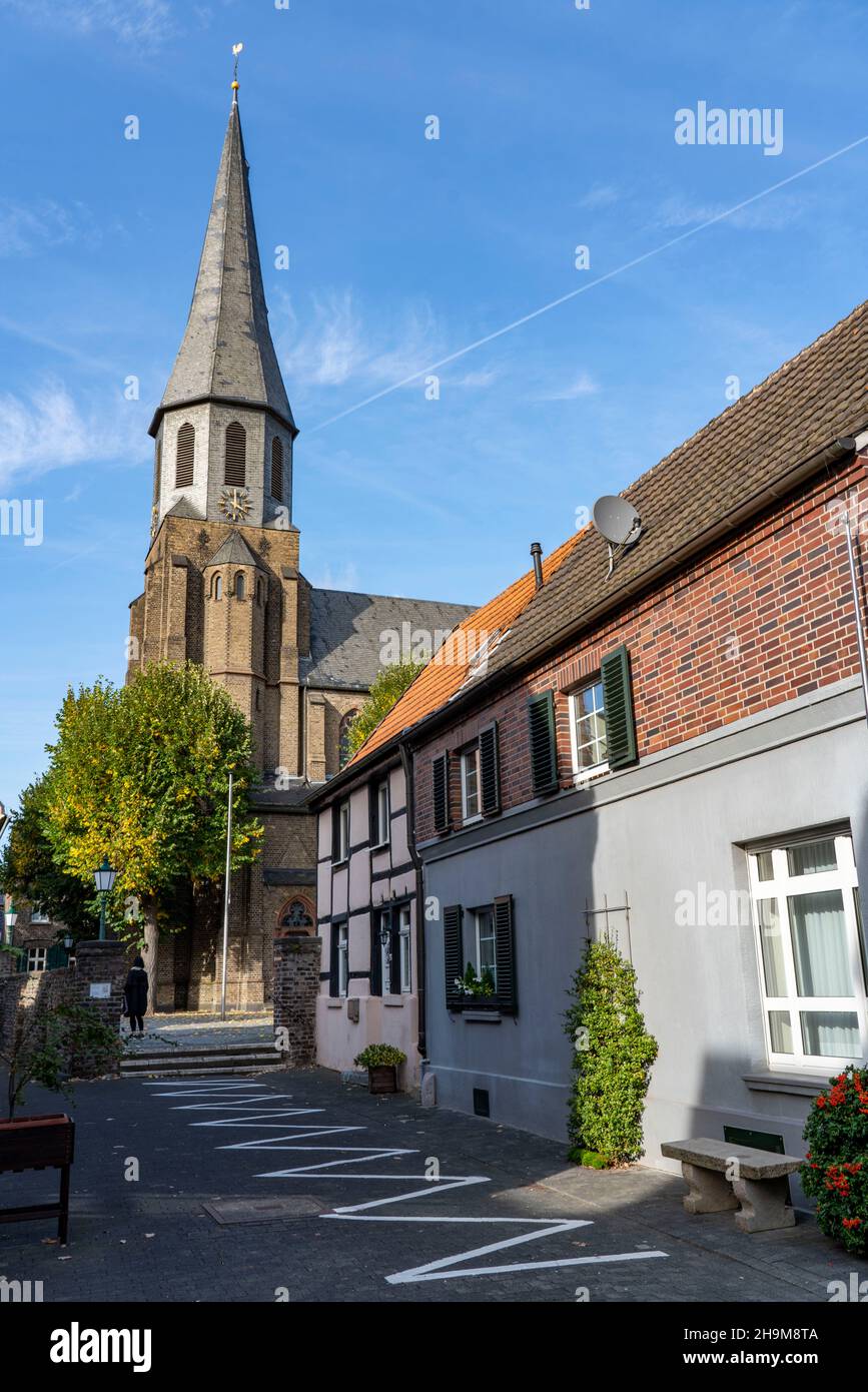 Katholische pfarrkirche st martinus -Fotos und -Bildmaterial in hoher ...