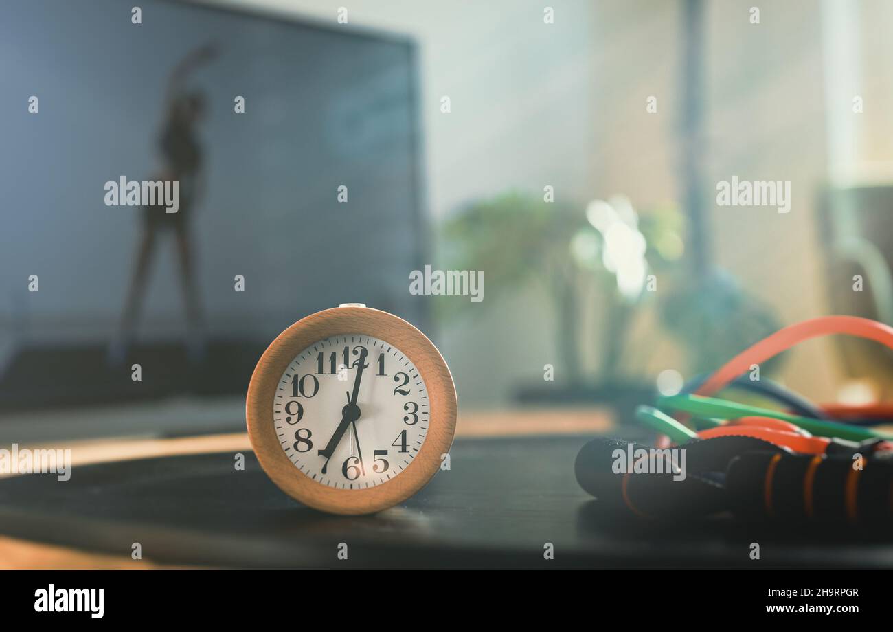 7 uhr morgens -Fotos und -Bildmaterial in hoher Auflösung – Alamy