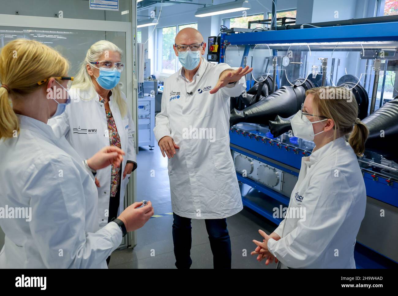 Isabel pfeiffer poensgen -Fotos und -Bildmaterial in hoher Auflösung ...