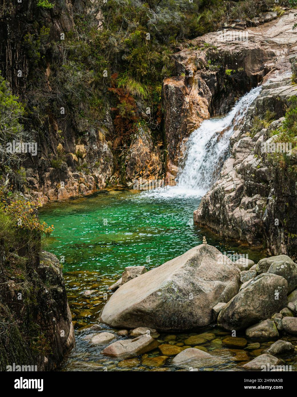 Portela do homem wasserfall -Fotos und -Bildmaterial in hoher Auflösung ...