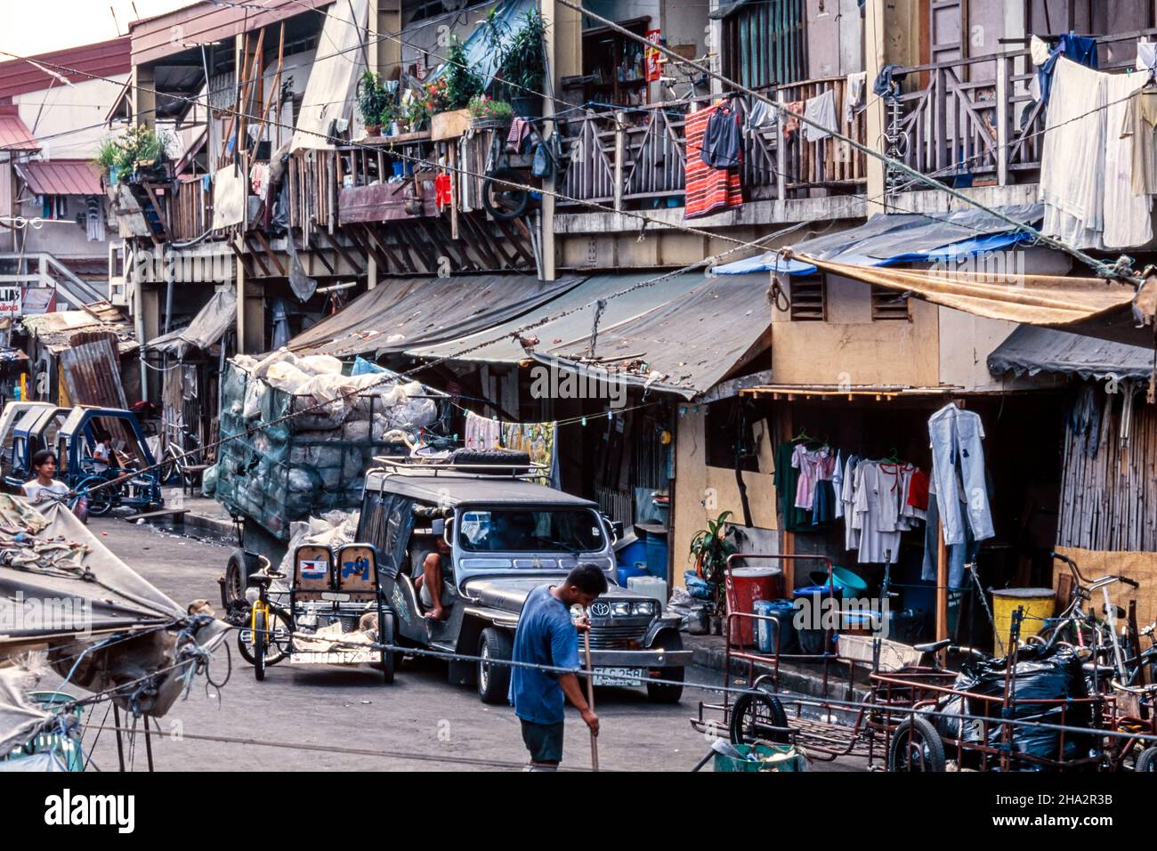 Slum housing manila philippines -Fotos und -Bildmaterial in hoher Auflösung – Alamy
