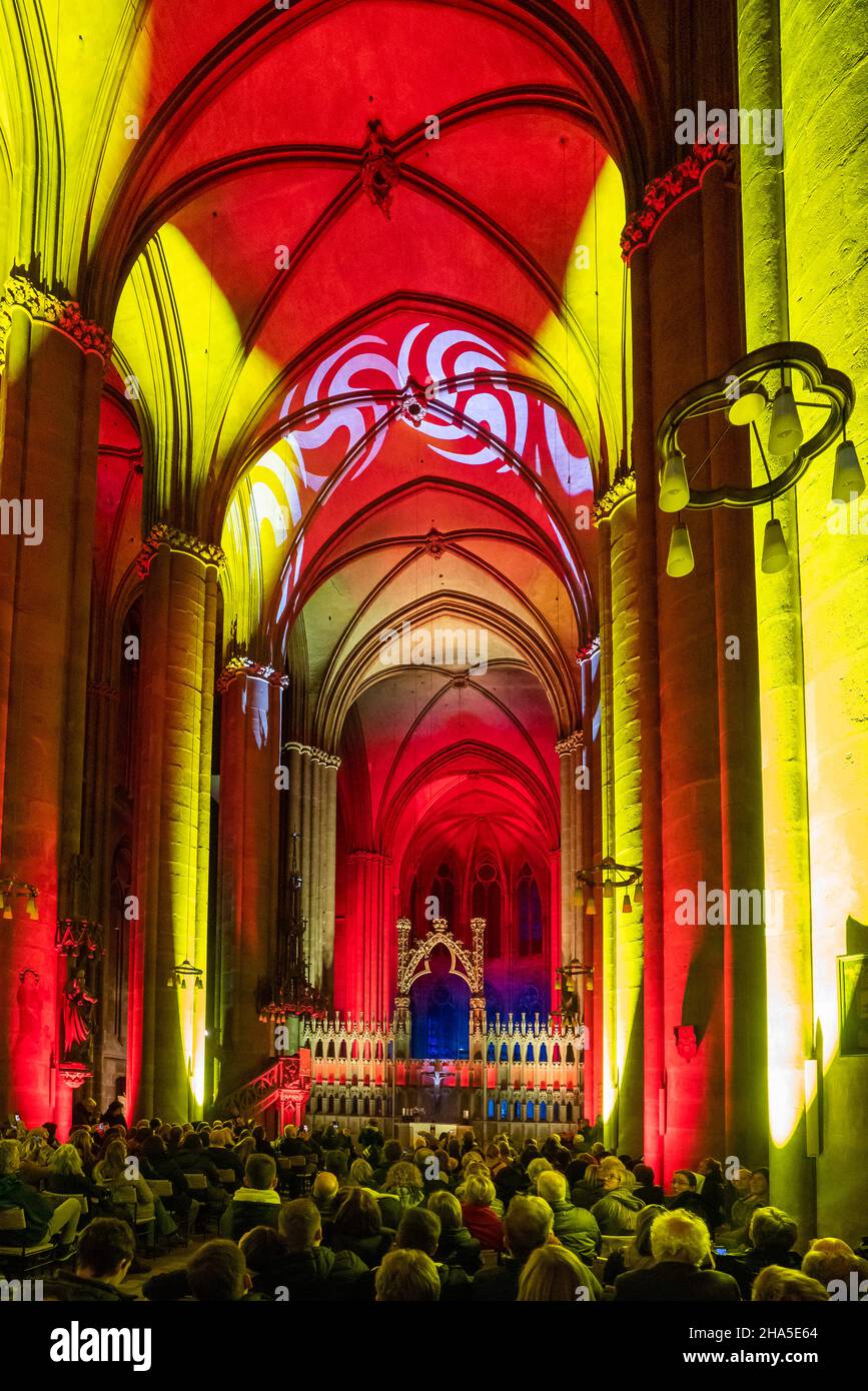 Beleuchtete elizabeth kirche am weihnachtsmarkt marburger nacht -Fotos ...