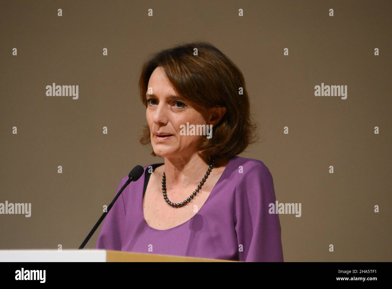 Ministerin elena bonetti -Fotos und -Bildmaterial in hoher Auflösung ...