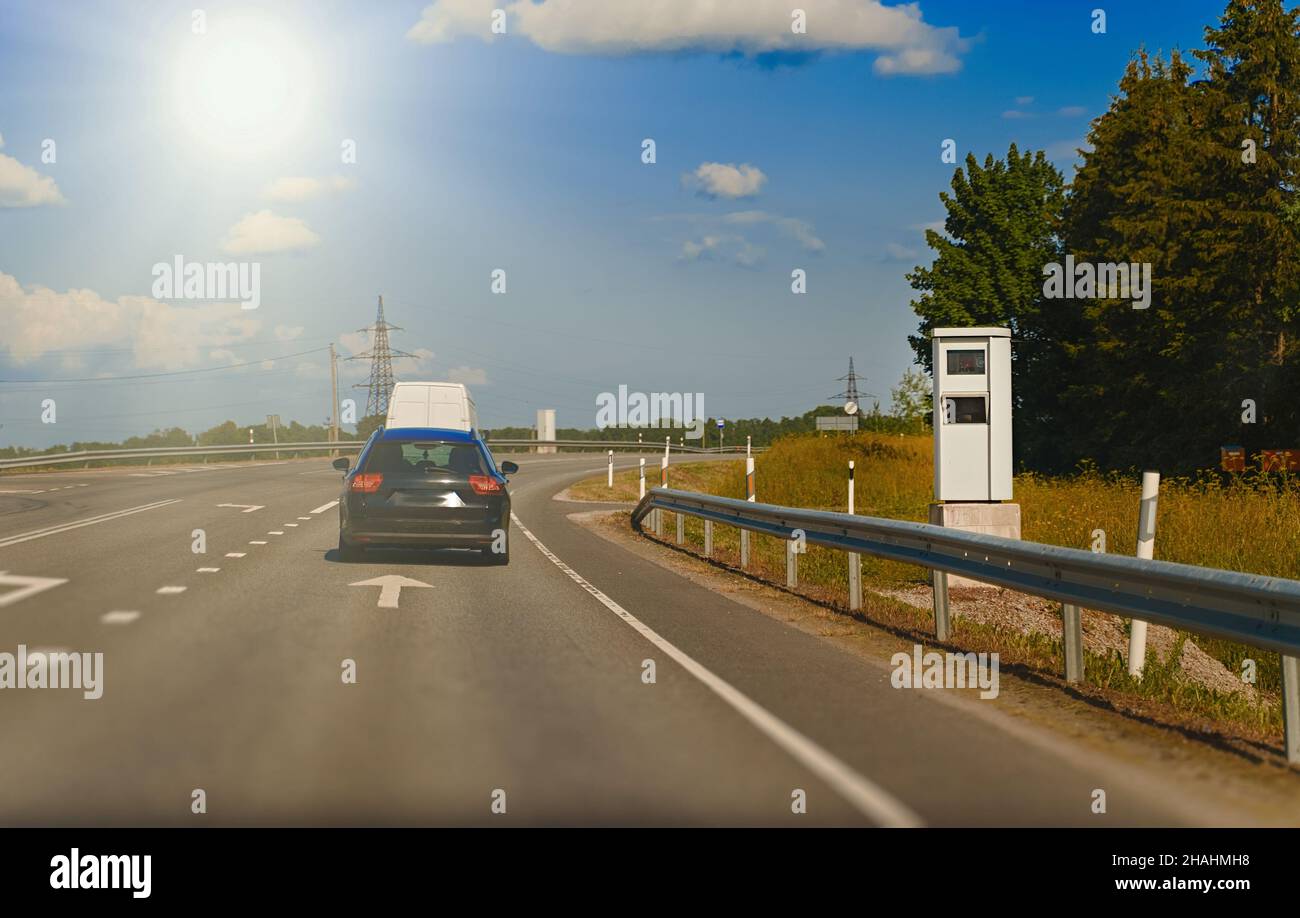 Moderne blitzer -Fotos und -Bildmaterial in hoher Auflösung – Alamy